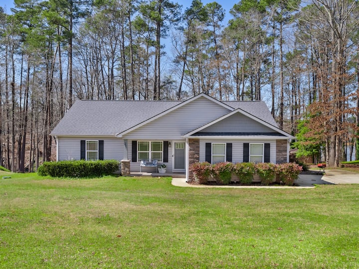 Lake Hartwell Retreat With Dock And Fire Pit - Sandy Springs, SC