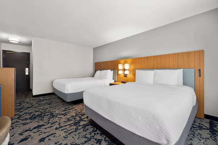 Relaxing Unit Near Lsu & Downtown | Indoor Pool - Baton Rouge, LA