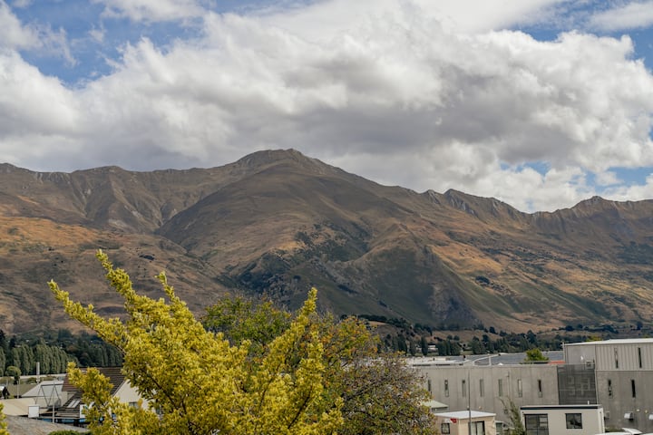 Alpine Escape - Wanaka Holiday Home - Wānaka