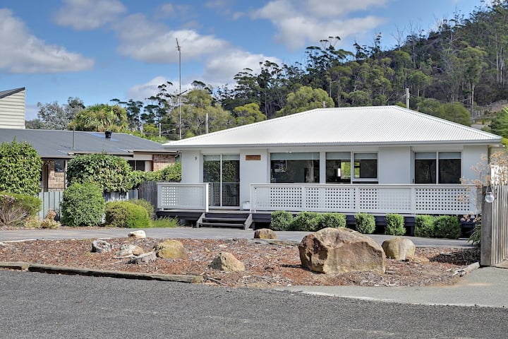 Orford Waterfront Cottage - Triabunna