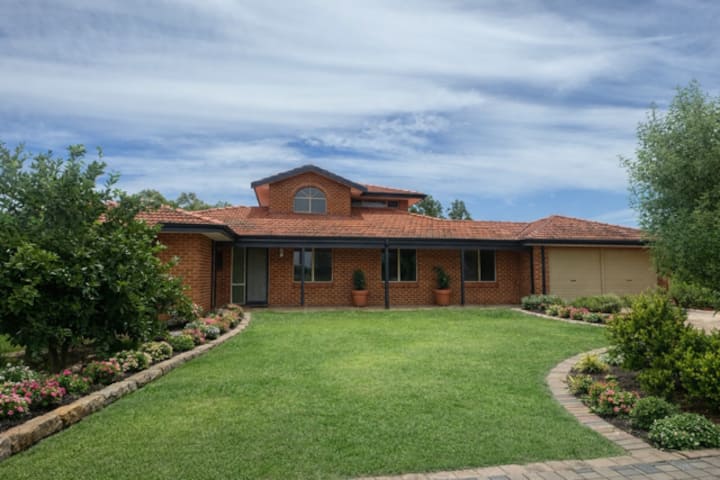 Sittella's Vineyard Residence - Greenmount