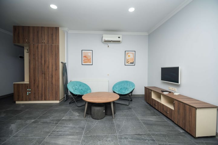 2br Apartment - 5 Min To Boulevard - By Wehost - Batumi