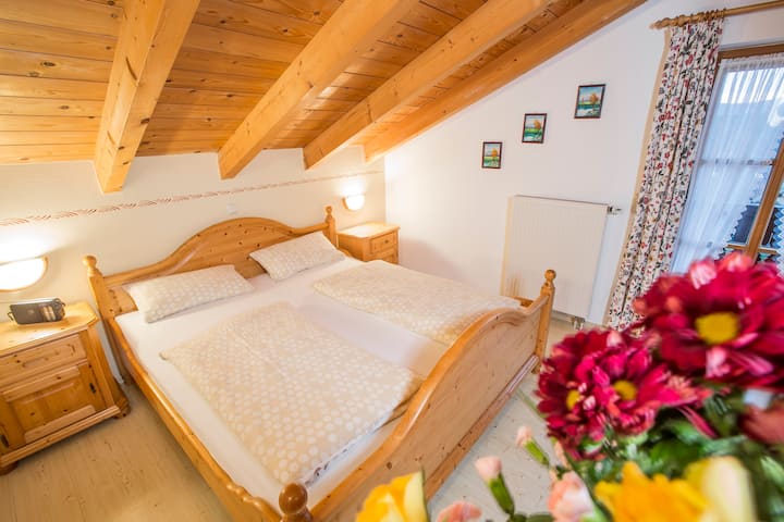 Holiday Flat 6, 48m², Bedroom, Kitchen, Balcony - Ainring