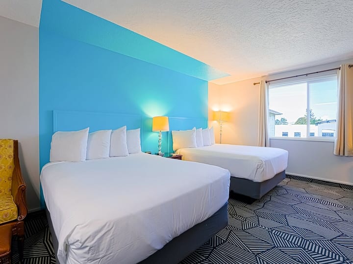 Ms 6 Seaside Or | 2 Lit Queen - Cannon Beach, OR