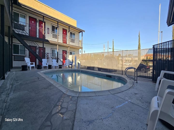 Lit Queen Non-fumeur Accessible - Victorville, CA