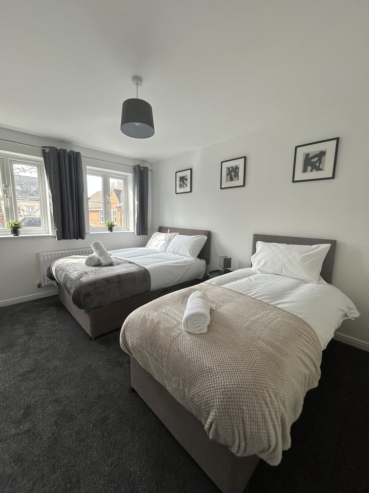 Ursa House, Work Stays Welcome, Free Parking - Swindon