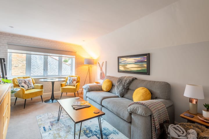 4 Market Flats - Lynton