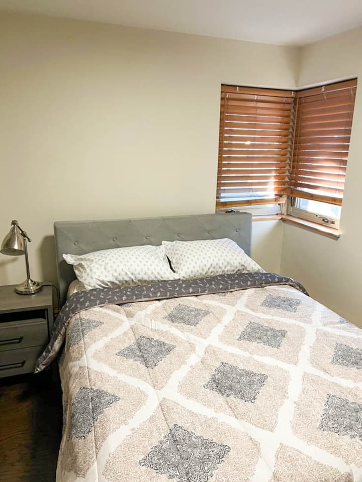 Urban Living - 2 Bed And 1 Bath - Minneapolis, MN