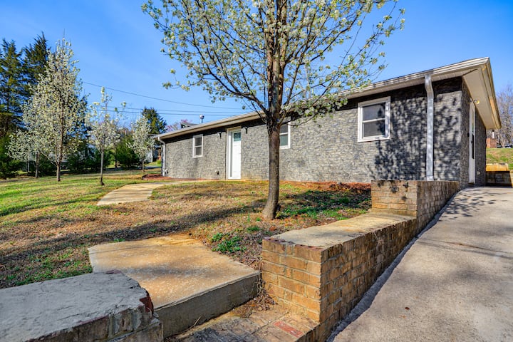 Bring Your Pets! Getaway 1 Mi To Uptown Lexington - Lexington, NC