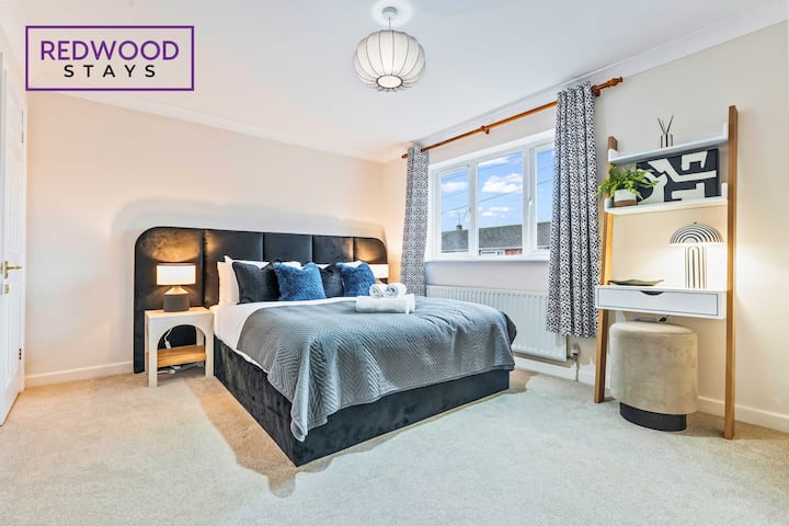 New Farnborough Air Show House, X2 Free Parking - Berkshire