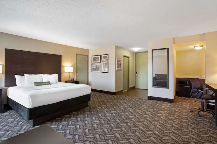 Laquinta Springfield | King City Dlx | 6 Flags Fun - Springfield, MA