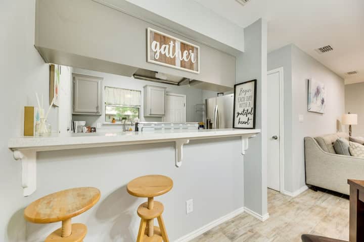 Private Fenced Backyard • Pet Friendly • Grill - Pharr, TX