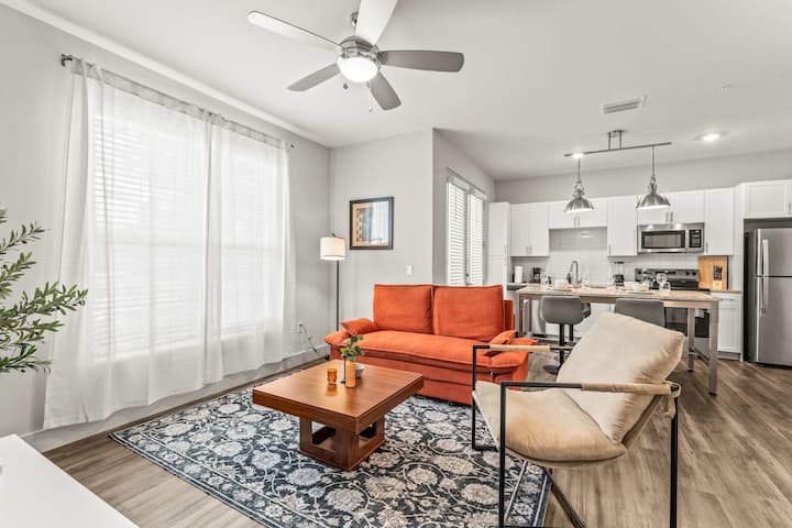 Luxury 1br W/ Premium Amenities + 6min To Epic&uni - Orlando, FL