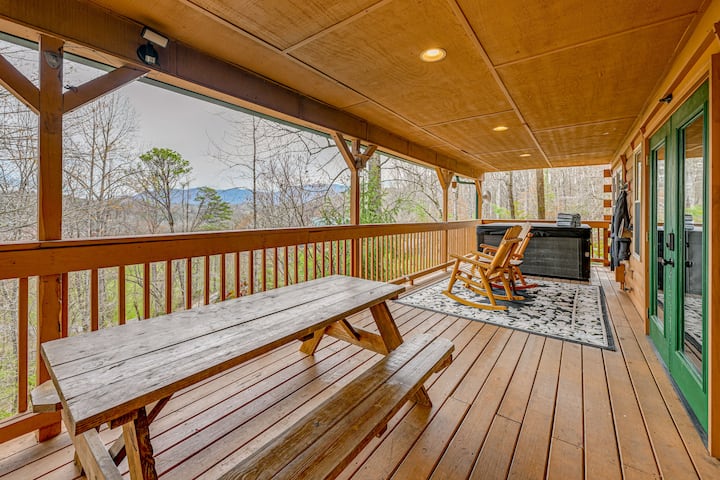 Mtn-view Bryson City Cabin: 1 Mi To Deep Creek! - Bryson City, NC