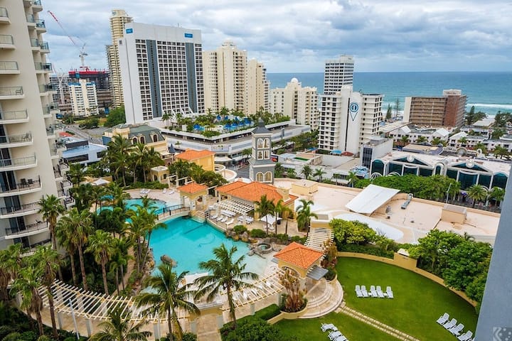 Sky-high 2br At Chevron – Level 31 Ocean Views - Gold Coast