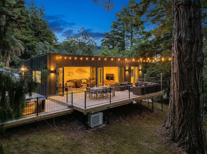 Modern Coastal Tree House - Whangamata Retreat - Whangamatā