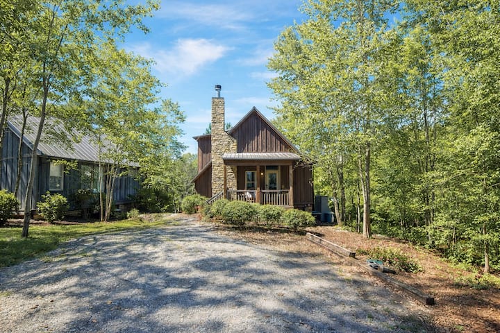 Boardwalk Bungalow | New Lake Martin Vacation Home - Dadeville, AL