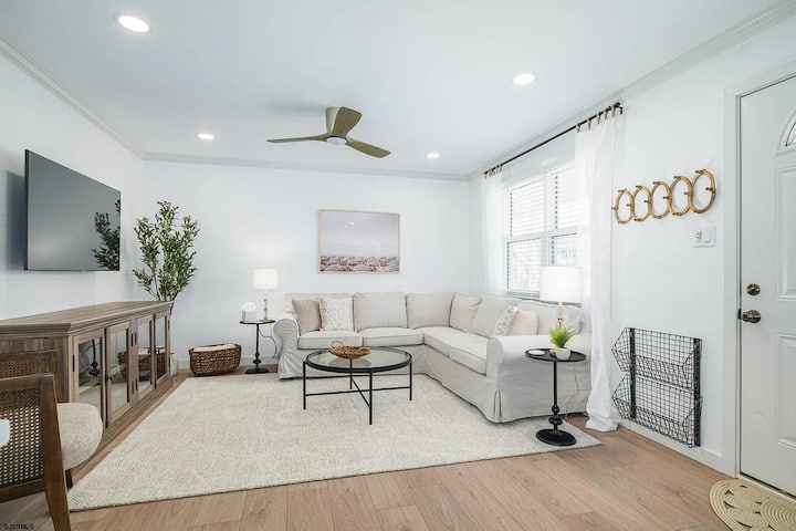 Beach Block 2br Condo W/ Bunk Room & Parking - Ocean City, NJ