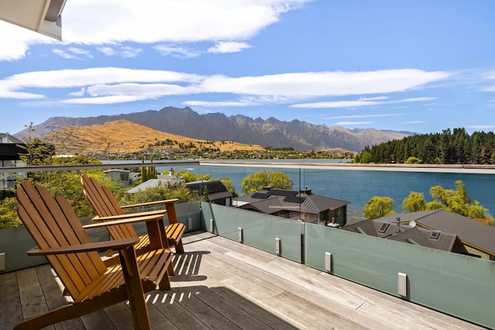New! 10 The Terrace | Lake Views | Hot Tub - Queenstown