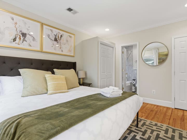 3br In Dc's "Little Rome", Parking + Walk To Metro - Silver Spring, MD