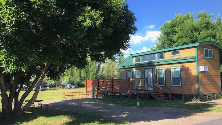 Deluxe Loft Patio Cabin | 2 Rooms | Sleeps 8 - Red Fleet State Park, Vernal