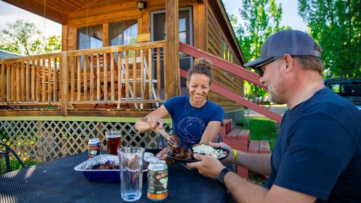 Sundance Kid Cozy Lodge | Kitchenette & Full Bath - Vernal, UT