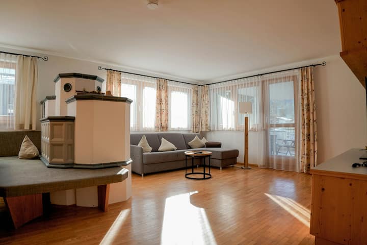 Großzügige Wohnung Mit Spa, Terasse & Bergblick - Leutasch