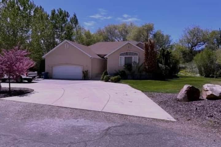 The Nook – Stylish Basement Stay - Waffles Too! - Provo, UT