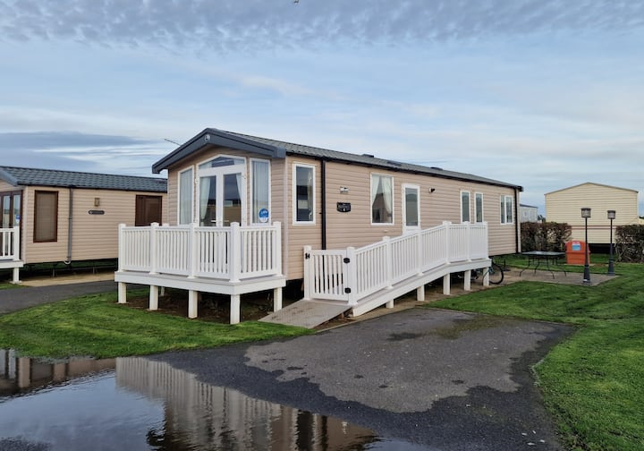 Provence Family Escape, Church Farm - Bognor Regis