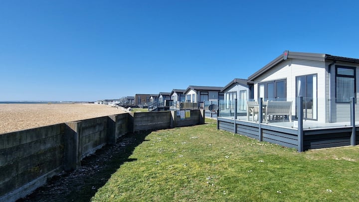 South Beach Lodge, Seafront Views - Selsey