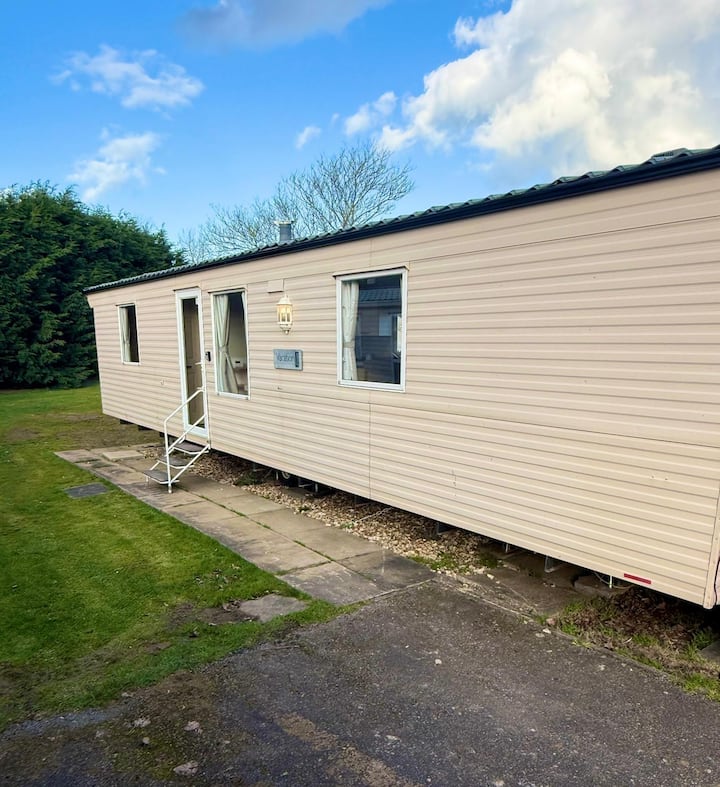 Dog Friendly Caravan At Southview Ref 33031w - Skegness