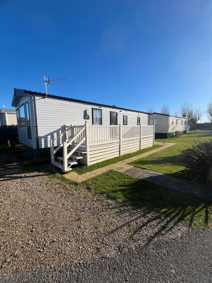Victory Retreat, Green Lawns - Selsey