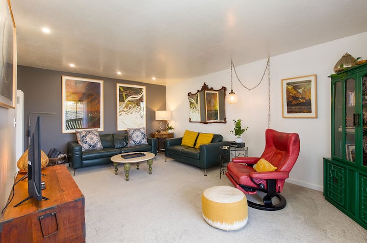 Abode At 124°west -Stylish Retreat Downtown Arcata - Arcata, CA