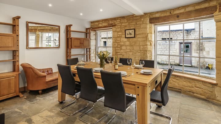 Tranquillity House, Painswick, Games Table - Gloucester, UK