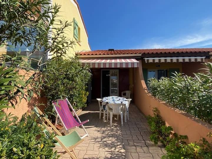 Villa Avec Parking, Vue Montagne - 4 Pers. - Torreilles