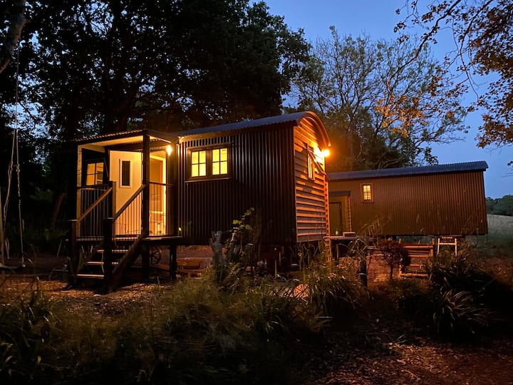 Bluebell Wood Shepherds Hut Cosy Woodland Retreat - Swanage