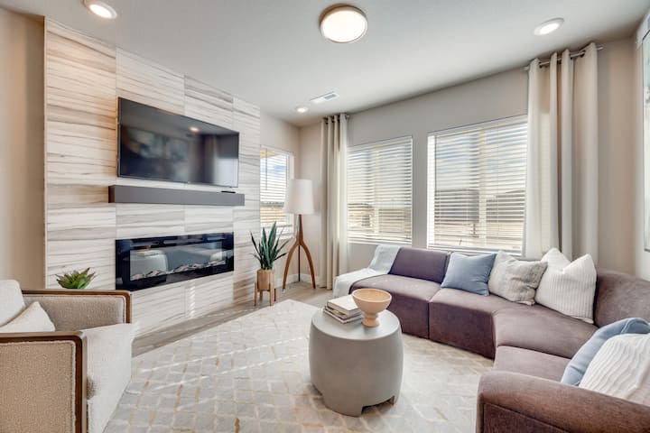 Elevated Home In North Colorado Springs W/ Patio - Colorado Springs, CO