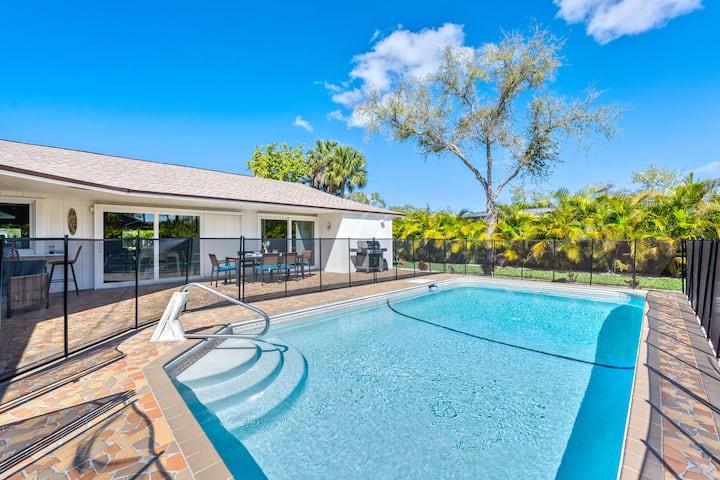 Siesta Sun Oasis Pool Home Walk To Siesta Key - Siesta Key, FL