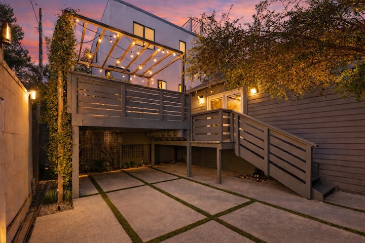 Venice Beach Retreat • Firepit + Ev Charger - Santa Monica, CA