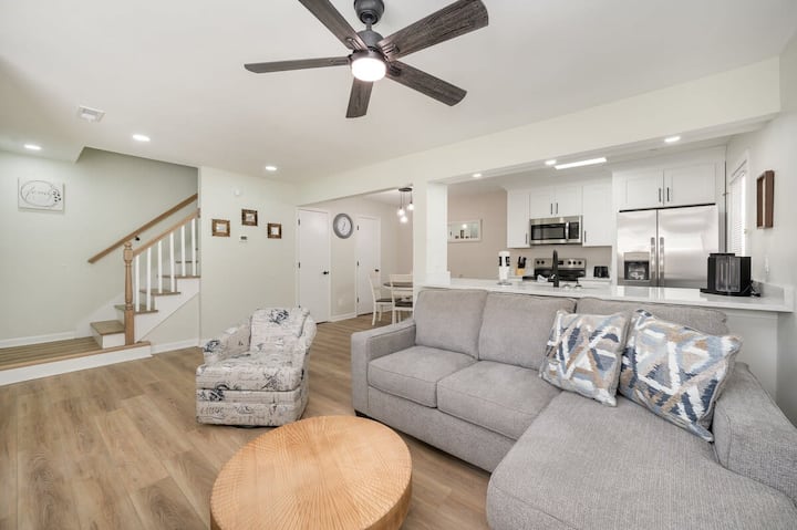 Sunset Retreat In The Heart Of Myrtle Beach - Myrtle Beach, SC