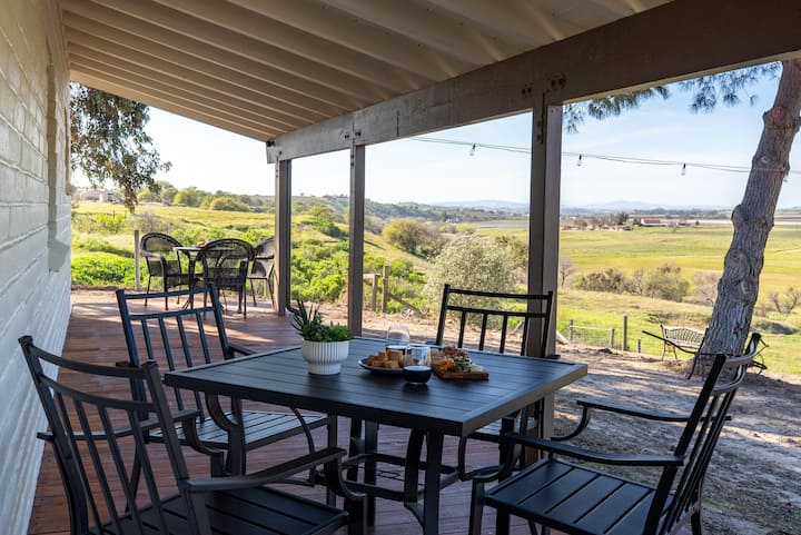 Bella Vista Farmhouse - Wine Country Views - San Miguel, CA