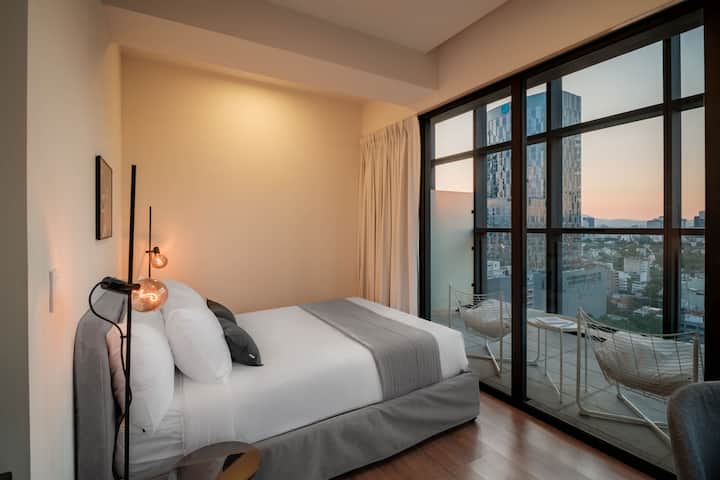 Reforma: Balcony, Ac, Angel Views - Mexico City