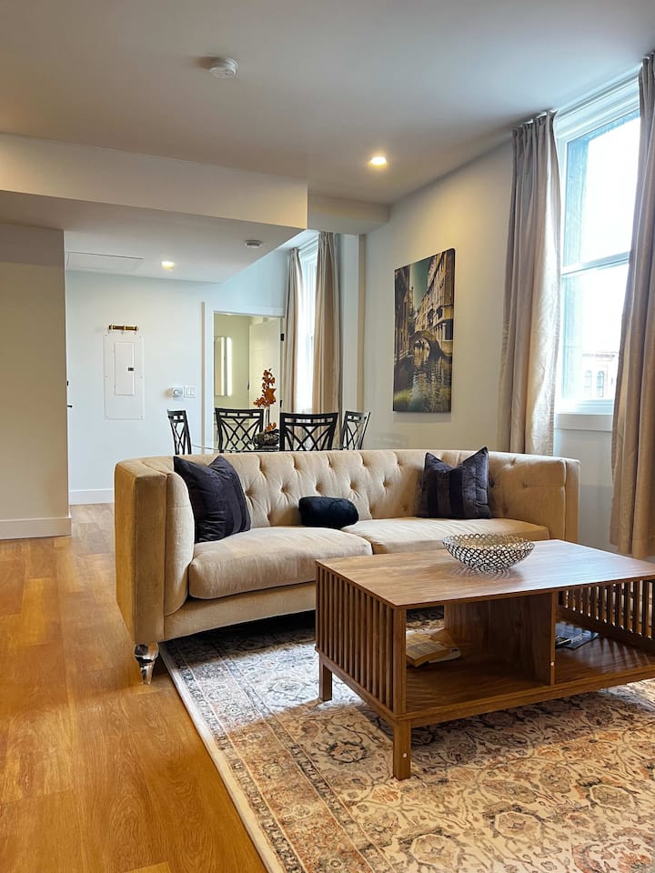 The Royal Perch, King Bed, Downtown Views, Ac - Halifax
