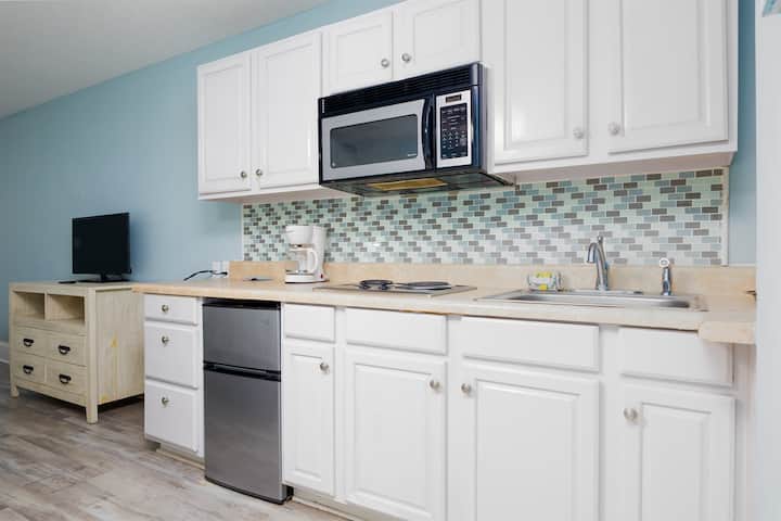 Surf City Coastal Stay – Mermaid’s Rest Motel Unit - Surf City, NC