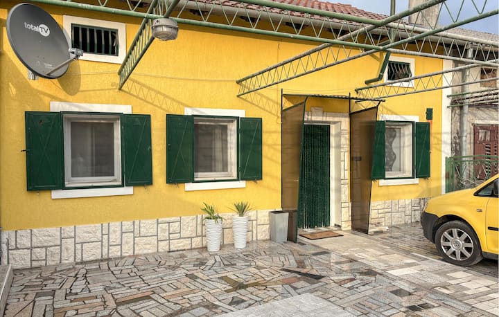 Lovely Home In Podhum With House A Panoramic View - Fiume (Croazia)