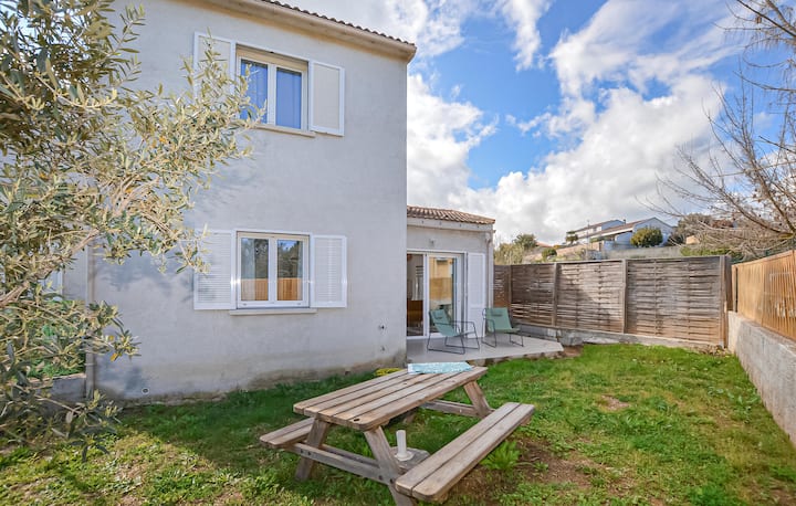 Nice Home In Aleria With Wifi - Aléria