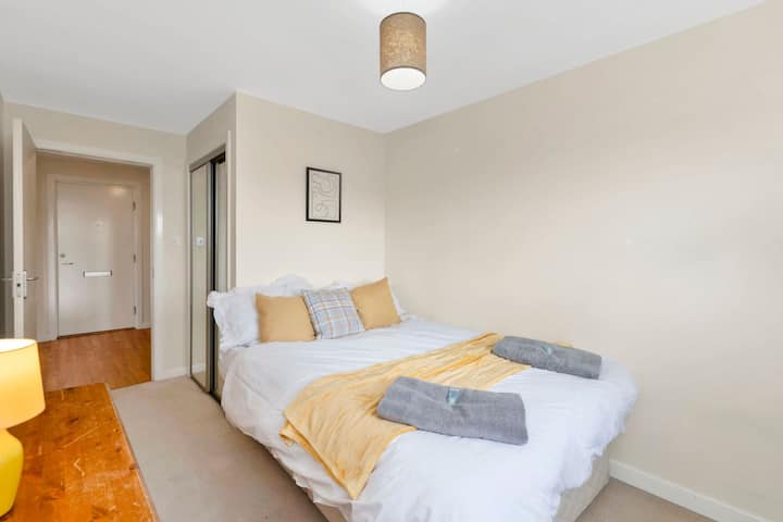 Free Parking | Central | 2 Bedroom | 4 Guests - Linlithgow