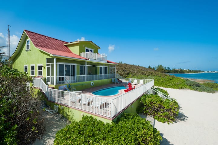Parrot-ise 4 Bedroom Oceanfront Villa - Cayman Islands