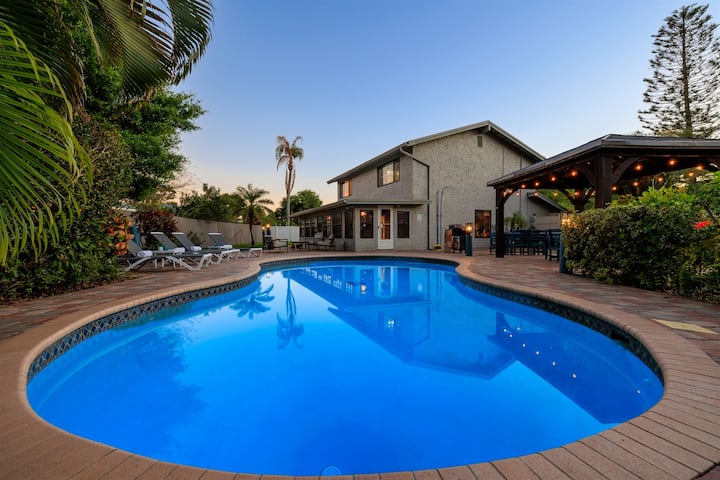 *New* Htd Pool, Game Room, 5br, Near Beaches - Madeira Beach, FL
