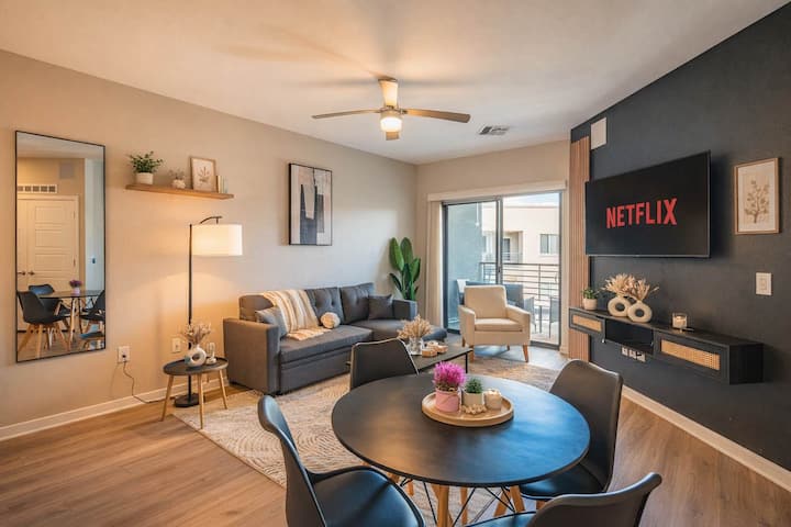 Stay Near Dt & Airport W/balcony Parking Pool - Phoenix Art Museum